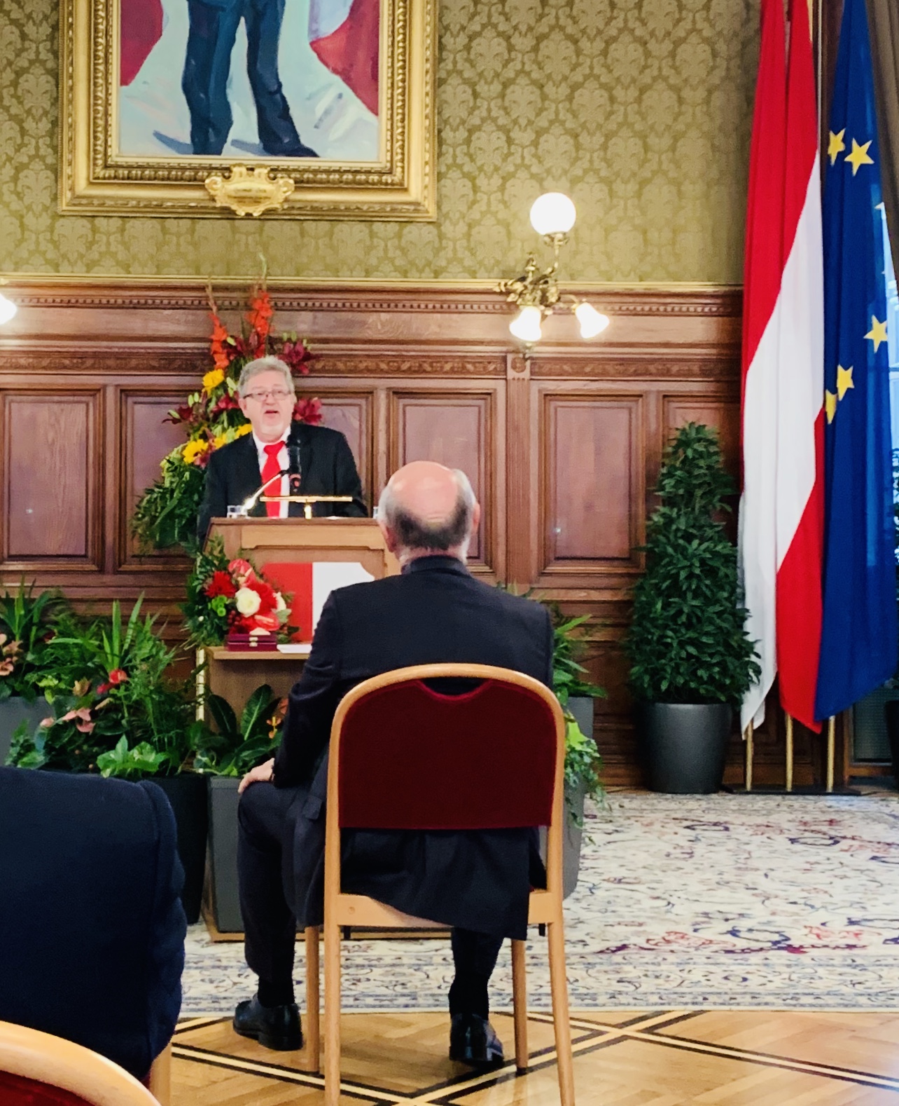 SENATOR KR GEORG PAUCEK ERHÄLT DAS SILBERNE EHRENZEICHEN DER STADT WIEN ...